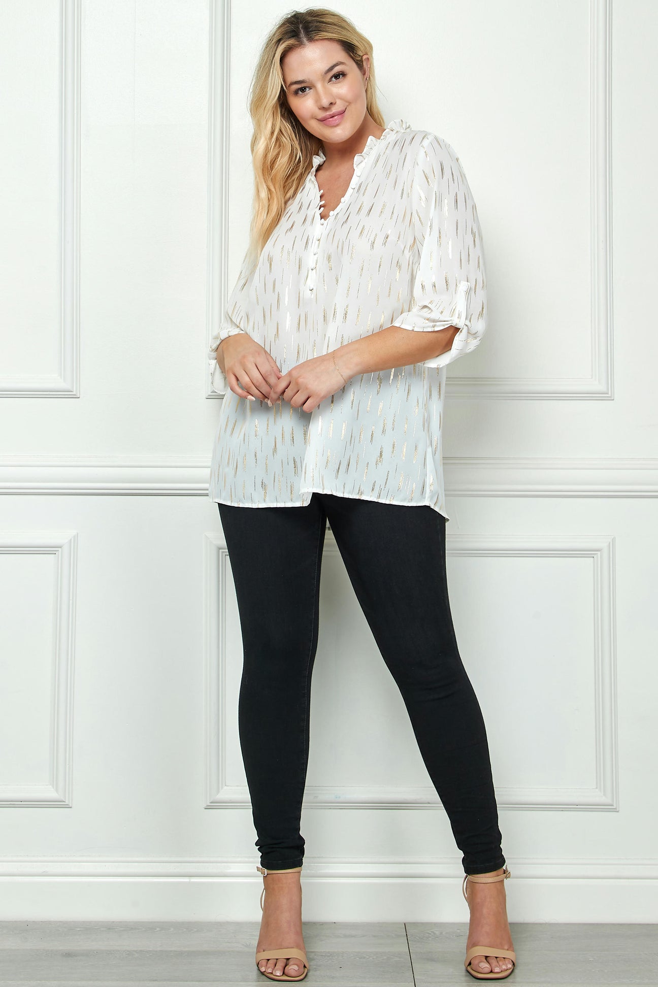3/4 Button Tab Sleeve Covered Button + Loop on V-Neck Popover Rain Foi ...